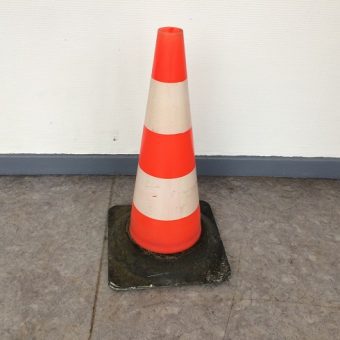 Cône de signalisation | Depotloc : la location de matériel partagé